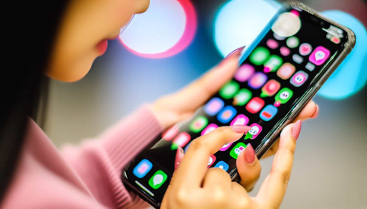 Elevate Your Mobile Chats: 10 Best Apps for Chatting on the Go in 2024